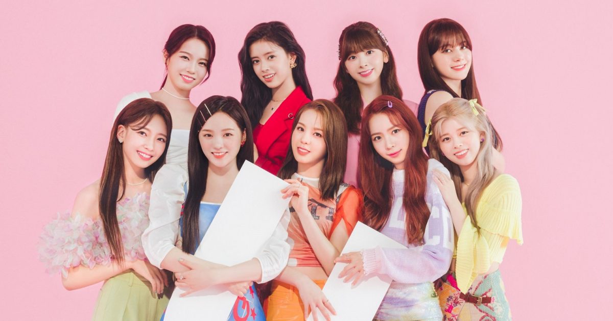 NiziU、デビュー1周年記念としてデビュー曲「Step and a step」SPパフォーマンス動画を公開 – THE FIRST TIMES