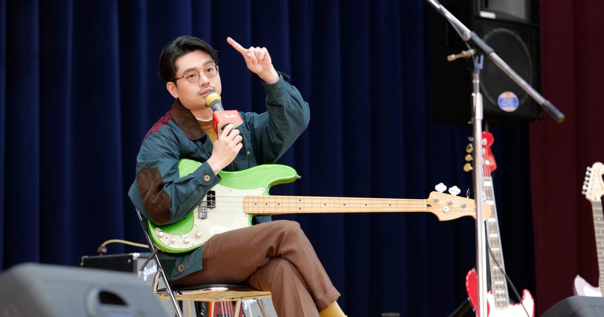 ハマ・オカモト（OKAMOTO’S）×Rei、フェンダーのイベントで中学生に音楽の特別レッスン！スペシャルセッションも披露 – 画像一覧（8/ ...