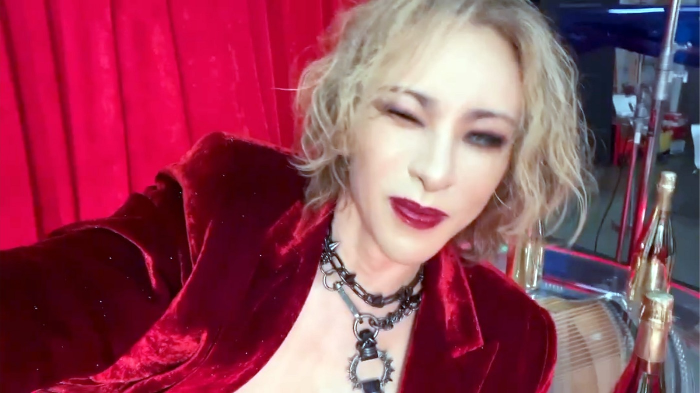 YOSHIKIがバレンタインに公開したセルフィー動画に世界のファンが悶絶「刺激的な美しさ！」 – THE FIRST TIMES