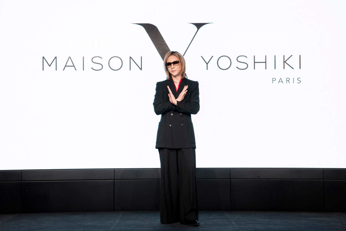 YOSHIKI、ミラノから凱旋帰国！ 自身のハイファッションブランド「MAISON YOSHIKI PARIS」のあらたな展開を発表 – 画像一覧（5/11） – THE FIRST TIMES