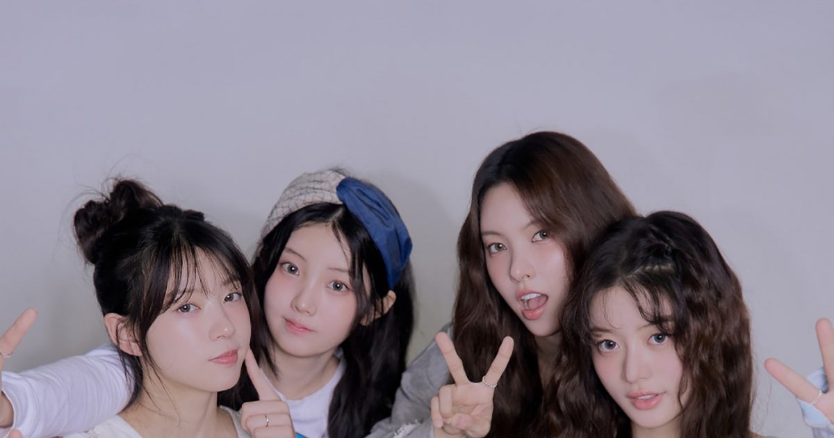 ILLIT、デビュー1周年を記念してコメント発表！「GLLITと共にした本当に貴重な1年」 – THE FIRST TIMES