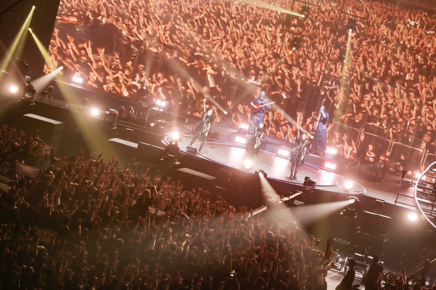 BABYMETAL、SU-METAL×MOAMETAL×MOMOMETALの3人体制で新章がスタート！「すべてが終わり、すべてが始まる」 – THE FIRST TIMES