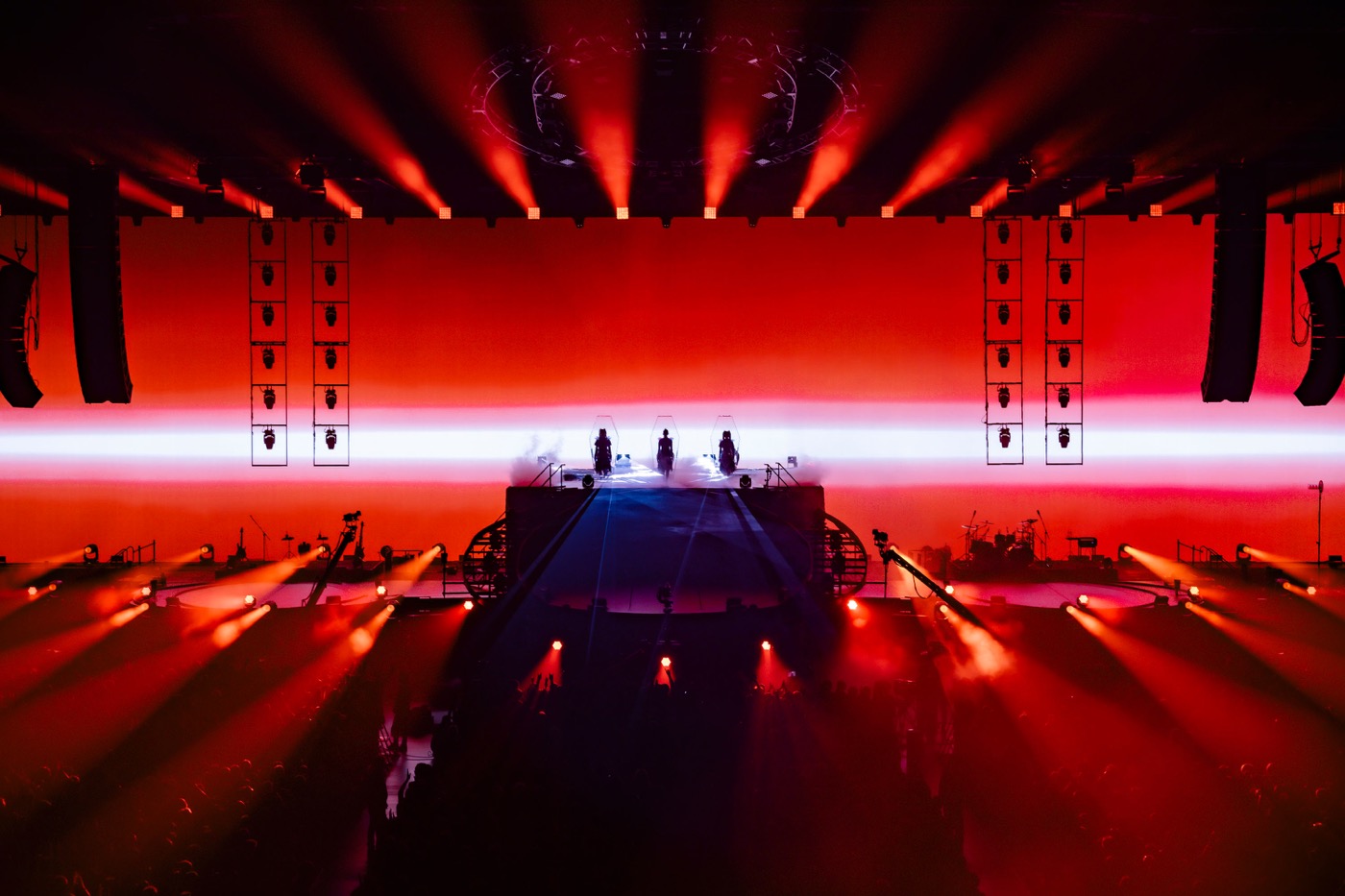 BABYMETAL、SU-METAL×MOAMETAL×MOMOMETALの3人体制で新章がスタート！「すべてが終わり、すべてが始まる」 – THE FIRST TIMES