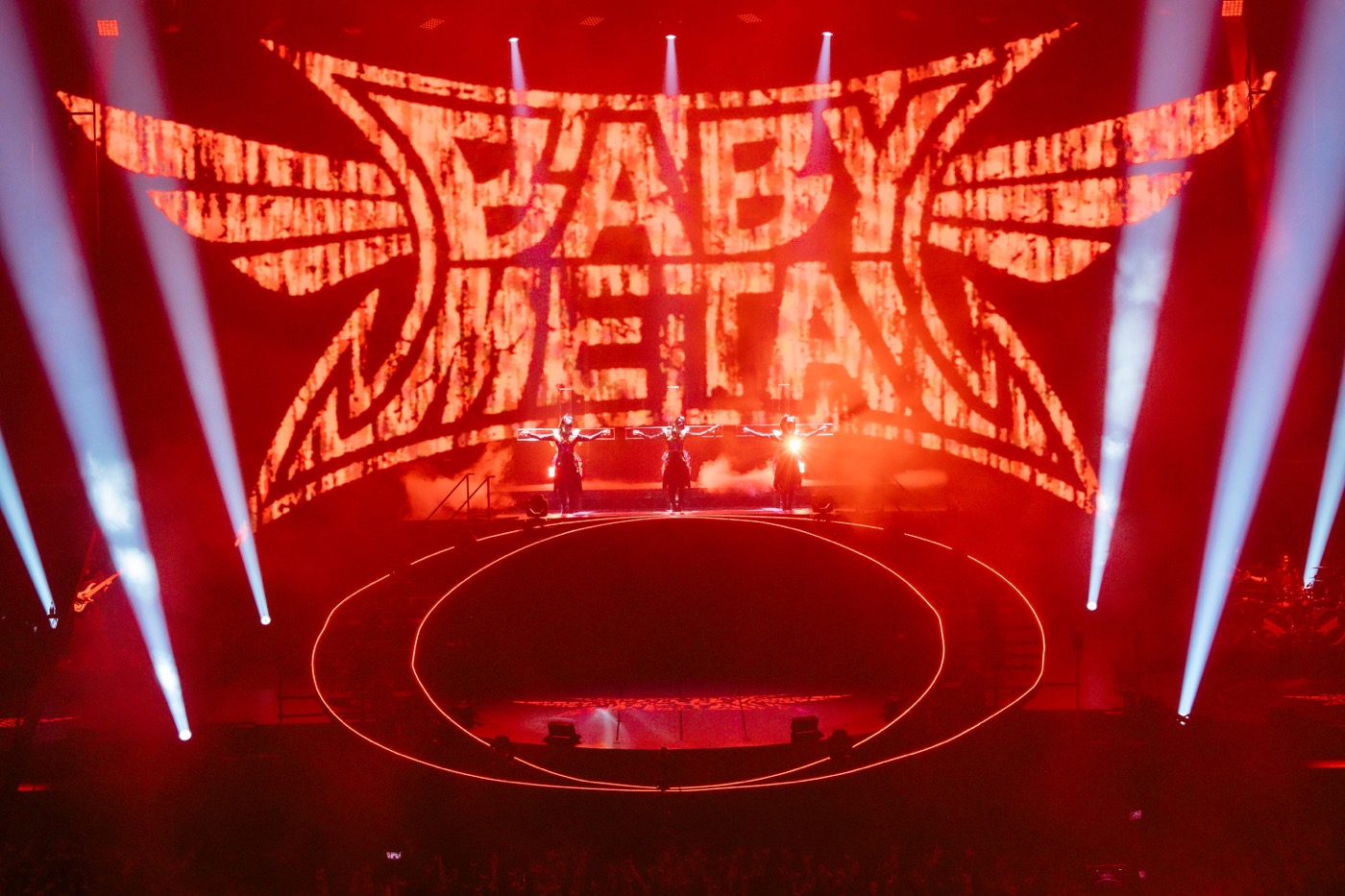 BABYMETAL、SU-METAL×MOAMETAL×MOMOMETALの3人体制で新章がスタート！「すべてが終わり、すべてが始まる」 – THE FIRST TIMES