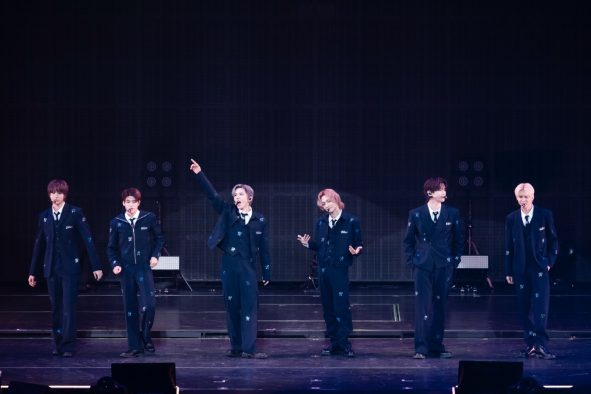 【ライブレポート】RIIZE『The Performance』でMrs. GREEN APPLE若井滉斗と豪華コラボ – THE FIRST TIMES