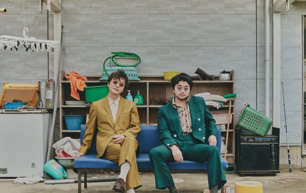 岡野昭仁（ポルノグラフィティ）、井口理（King Gnu）＆高木祥太（BREIMEN）との3ショットビジュアル公開 – 画像一覧（2/3） – THE FIRST TIMES