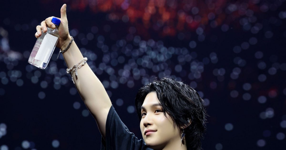 【レポート】BTS・SUGA、初のソロワールドツアーが開幕！「BTSのSUGAとしてはお見せしたことのないステージをたくさん準備した ...