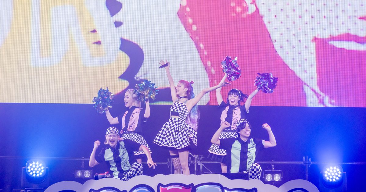 【ライブレポート】LiSAソロデビュー13周年。歌と叫びで埋め尽くされた日本武道館でリアルに体感したファンとの熱い絆 – 画像一覧（4/5 ...