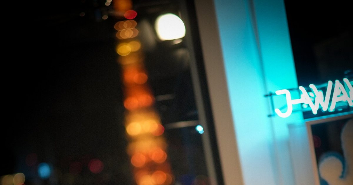 【レポート】iri、『J-WAVE BAR』で20名のファンを前に生歌を披露！「これが終わったらお酒を飲みたいと思います（笑）」 – 画像一覧（6/8） – THE FIRST TIMES