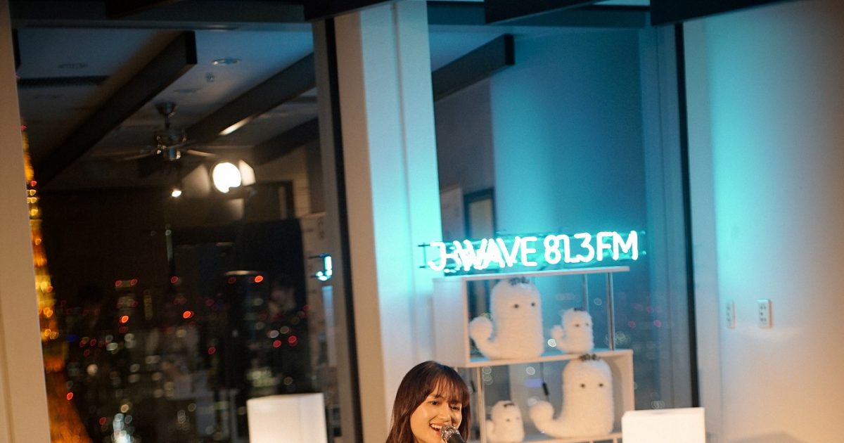 【レポート】iri、『J-WAVE BAR』で20名のファンを前に生歌を披露！「これが終わったらお酒を飲みたいと思います（笑）」 – 画像一覧（5/8） – THE FIRST TIMES