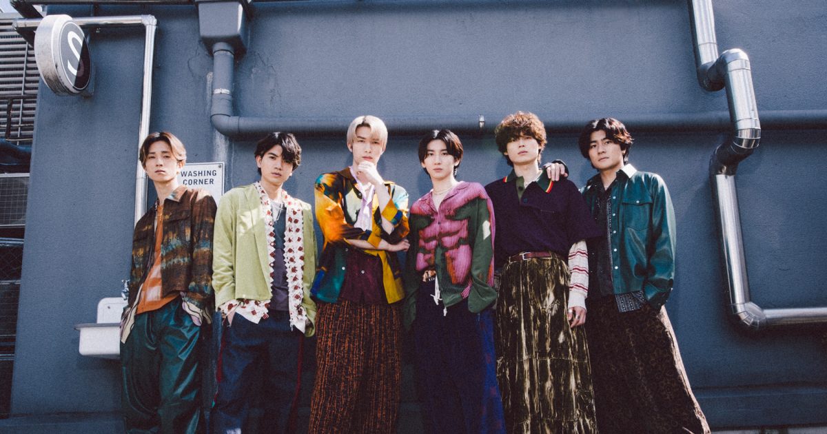 SixTONES、「こっから」PLAYLIST。初生配信の臨場感、エールソングの熱と説得力が漲る6人のパフォーマンス – THE FIRST TIMES