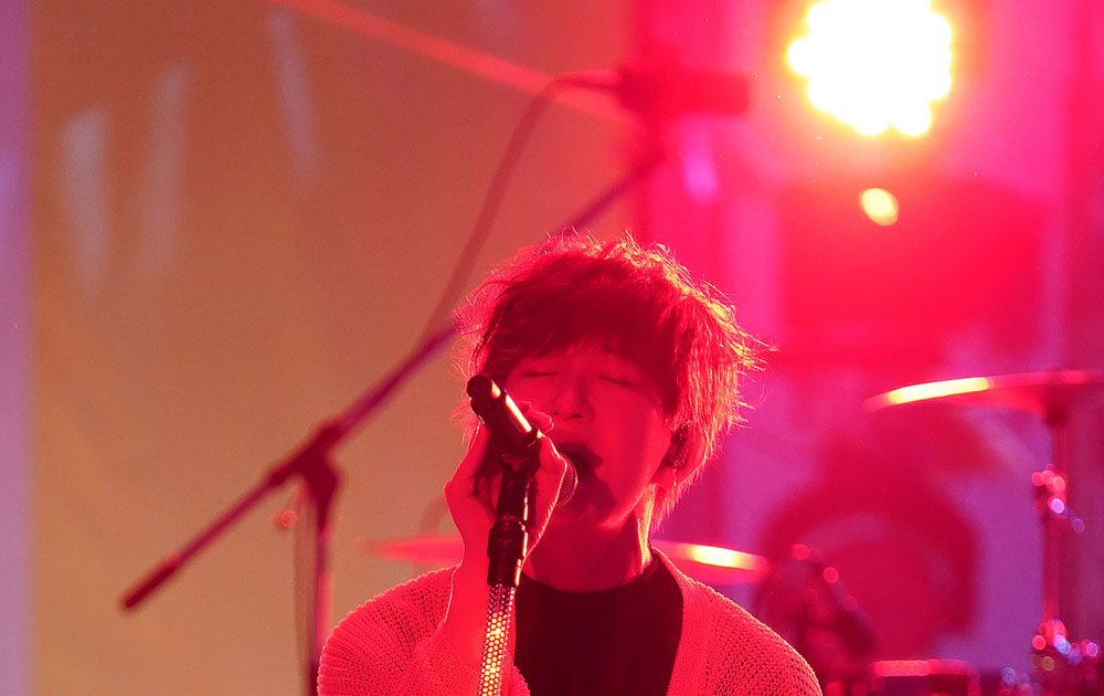 TETSUYA（L’Arc～en～Ciel）、『20th ANNIVERSARY LIVE』のライヴレポートが到着 – 画像一覧（6/6 ...