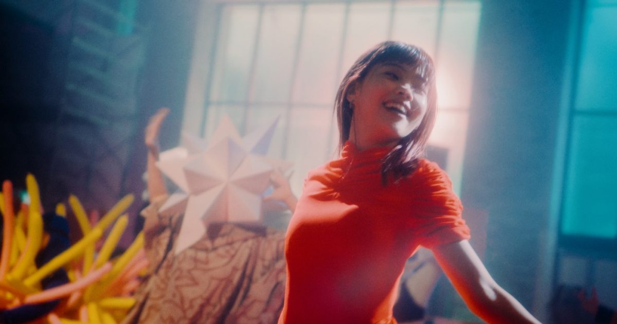 アイナ・ジ・エンド×坂東祐大「KITTE大阪」コラボソングを発表！MV＆アイナ出演CM公開 – 画像一覧（11/13） – THE FIRST TIMES