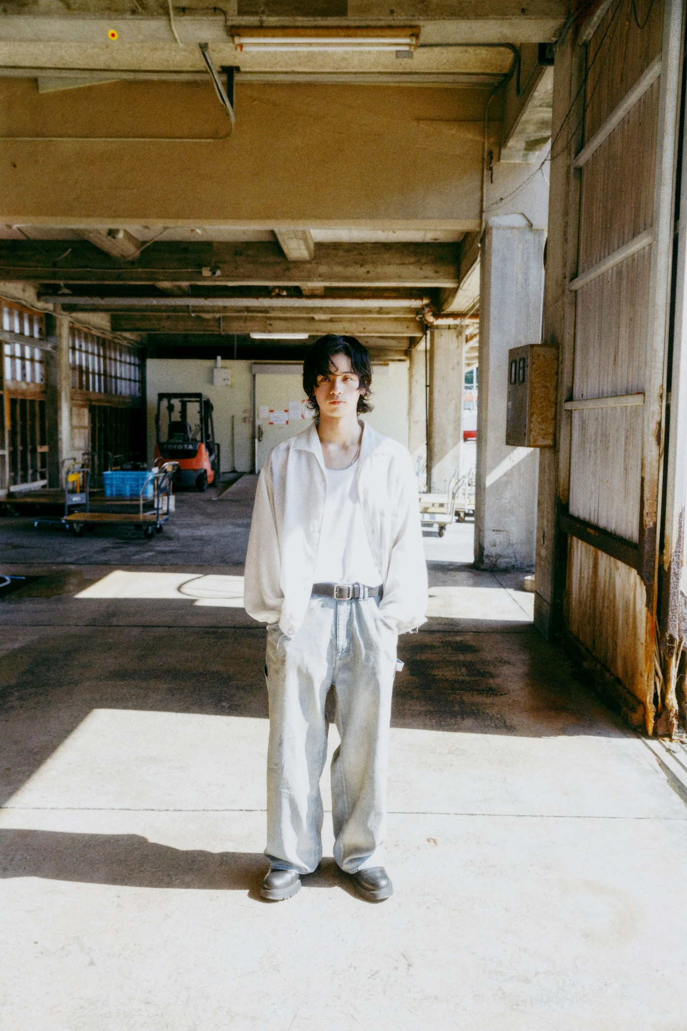 jo0ji、新曲「駄叉」を配信リリース！カラフルなイカの大群が舞う圧巻のMVも公開 – 画像一覧（3/6） – THE FIRST TIMES