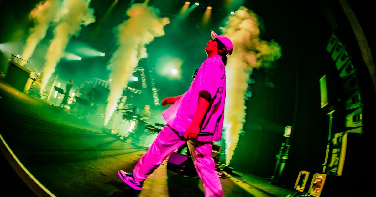 ビッケブランカ、昨年11月のLINE CUBE SHIBUYA公演より「ウララ」のライブ映像公開 – THE FIRST TIMES