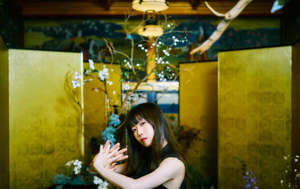 Aimer、最新ライブ映像作品の収録楽曲を繋いだティザー動画公開 – 画像一覧（1/2） – THE FIRST TIMES