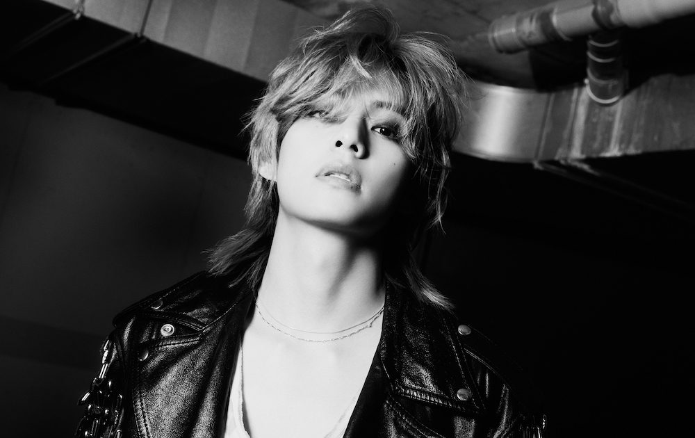 BTS Vソロアルバム『Layover』のコンセプトフォト第3弾公開！ 自然な魅力と強烈なエネルギーを発散するカリスマ溢れる姿が絶妙に調和 – 画像一覧（3/8） – THE FIRST TIMES