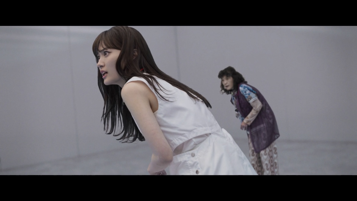 山下美月「menu」TVCMで、麒麟・川島明と渾身の“ワンフレーズ演技”！「（川島さんは）本当に圧倒されるようなお芝居」 – 画像一覧（10/15） – THE FIRST TIMES