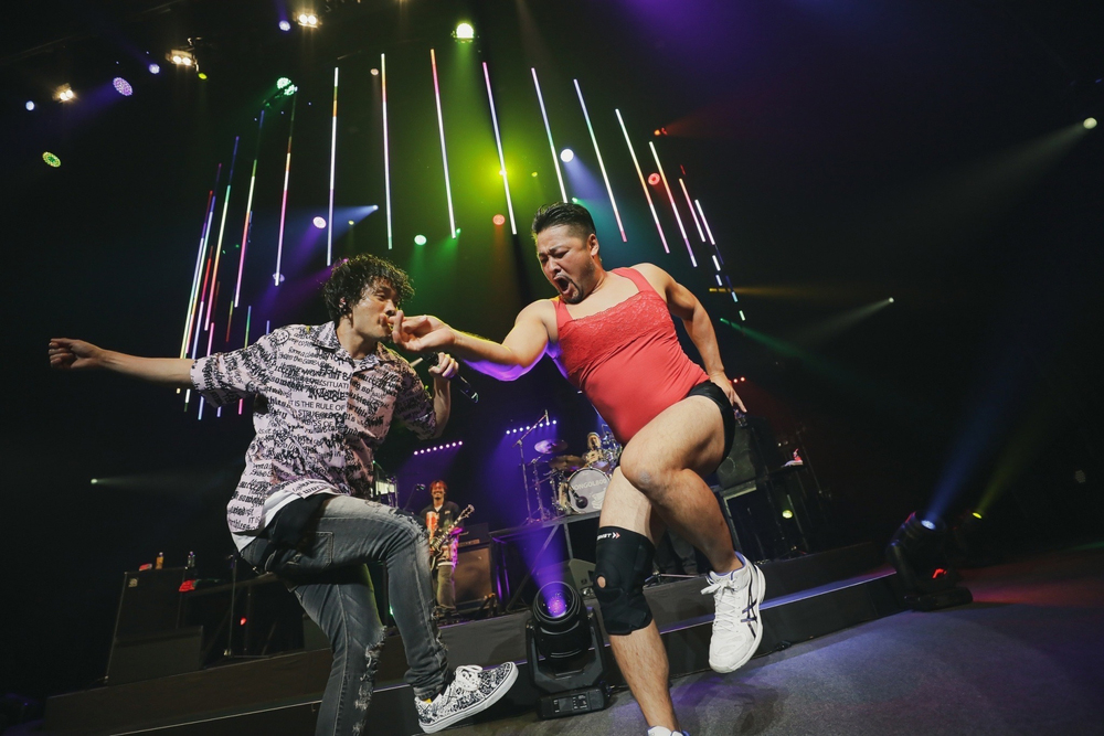 MONGOL800×WANIMA、『愛彌々』ツアーがモンパチの地元・沖縄で閉幕 – THE FIRST TIMES