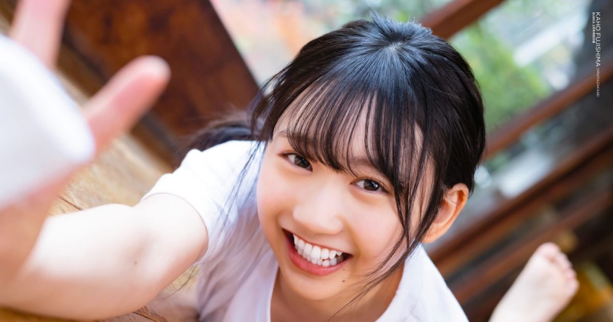 日向坂46・上村ひなの、『BUBKA』2月号表紙巻頭グラビアにセーラー服姿で登場 – 画像一覧（3/5） – THE FIRST TIMES