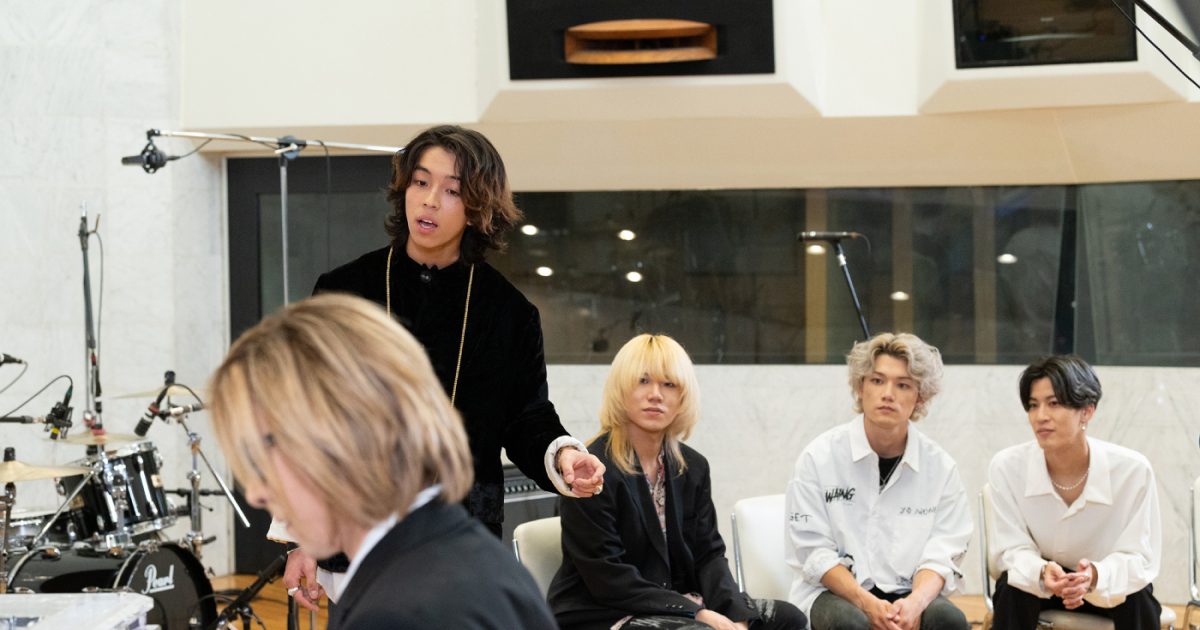 『YOSHIKI SUPERSTAR PROJECT X』、生放送で初パフォーマンス！ YOSHIの歌声とともに「XY」披露 – 画像一覧（2/3） – THE FIRST TIMES