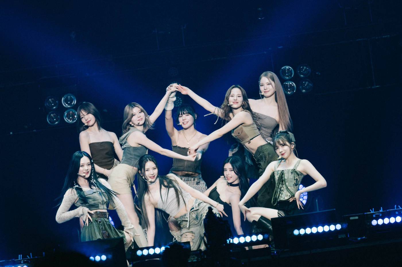 【ライブレポート】NiziU『DayDay. SUPER LIVE 2024』に出演！『恋わずらいのエリー』主題歌「SWEET NONFICTION」初披露 – THE FIRST TIMES