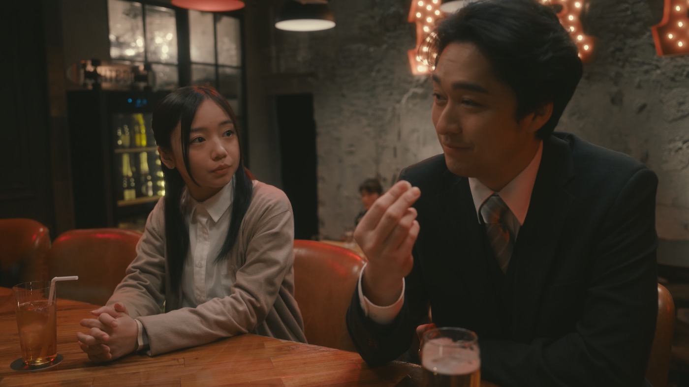 齊藤京子×城田優、ドラマ『いきなり婚』TVer総再生数1,000万回突破を記念して仲睦まじい新撮オフショット公開 – THE FIRST TIMES