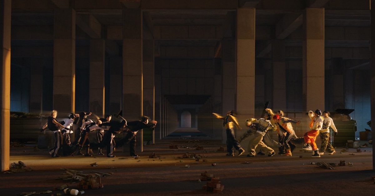 ENHYPEN新曲「Outside」MV公開！映像の随所でメンバーのパワフルなパフォーマンスが展開 – THE FIRST TIMES