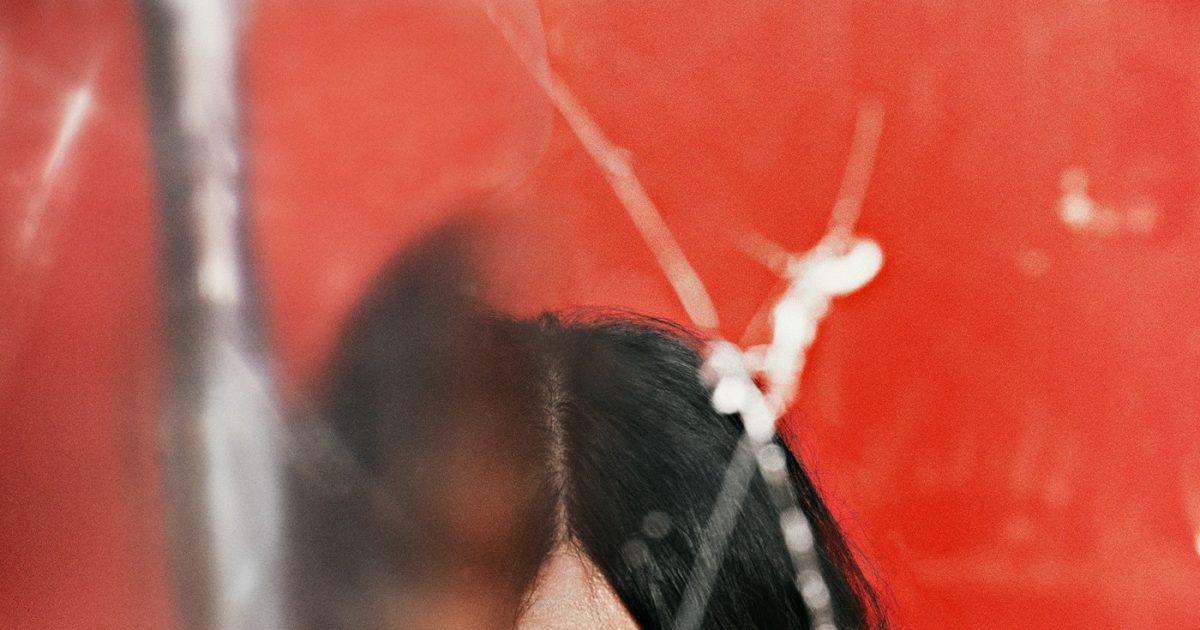 米津玄師、劇場版『チェンソーマン レゼ篇』主題歌「IRIS OUT」新アーティスト写真公開 – THE FIRST TIMES