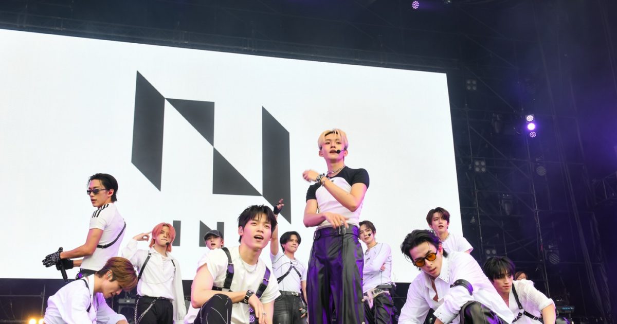 【ライブレポート】INI『ロッキン』で熱気の渦を起こす！「夏はまだ終わらないぞ！」（藤牧京介） – THE FIRST TIMES