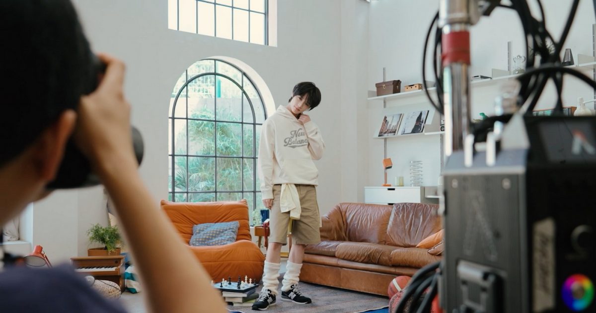 TOMORROW X TOGETHERがチェスの世界をクールに着こなす！ABCマートのNew BalanceキャンペーンにTXTを起用 – 画像一覧（15/17） – THE FIRST TIMES